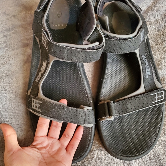 Teva | Shoes | Teva Mens Sandals Size 2 | Poshmark